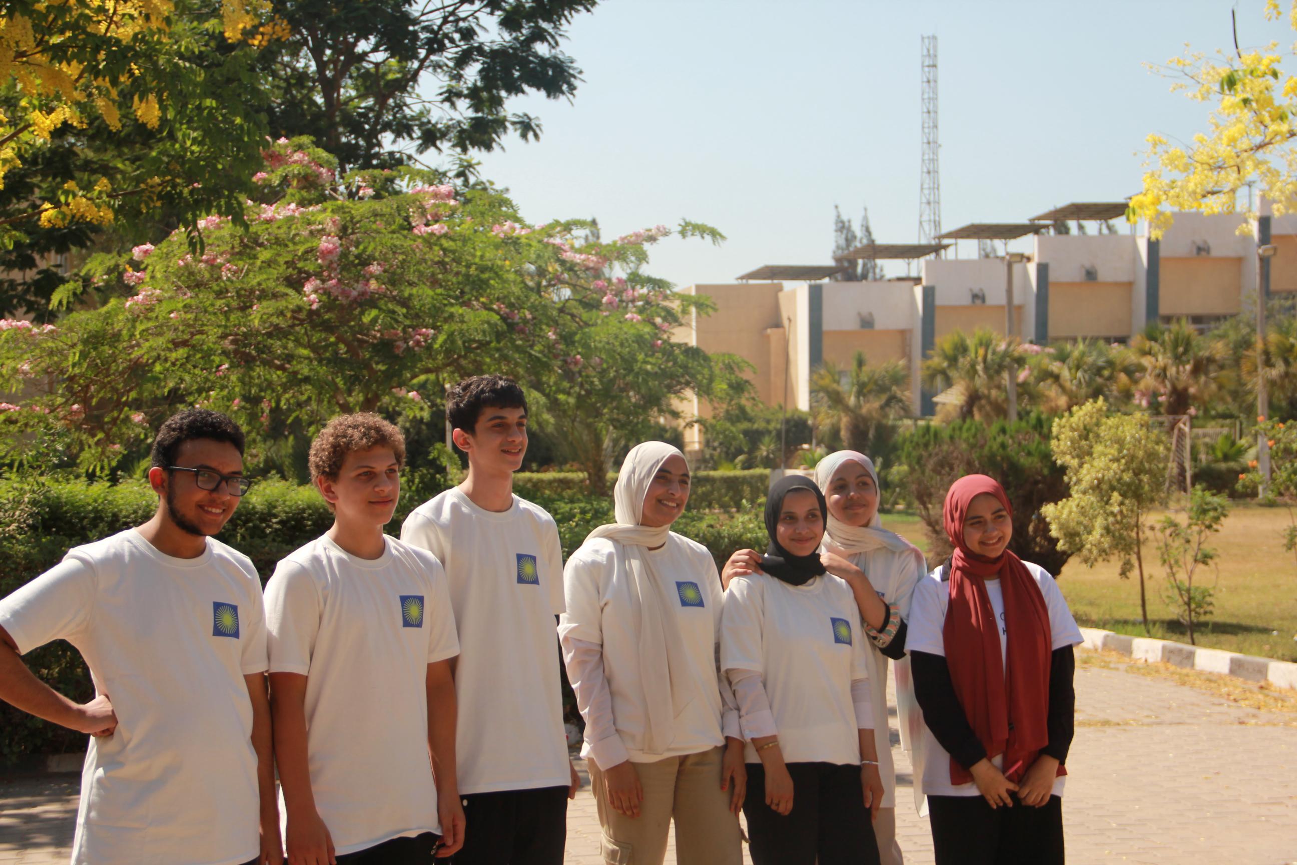 Commune volunteers on campus